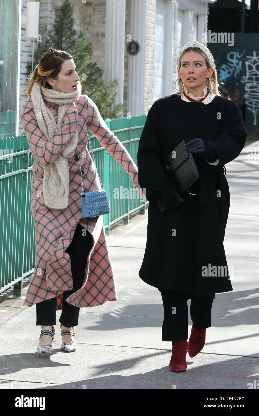 New York - NY - 20210120 Hilary Duff and Molly Bernard filming scenes ...