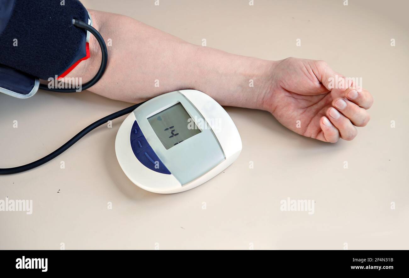 Modern cuff blood pressure hi-res stock photography and images - Alamy
