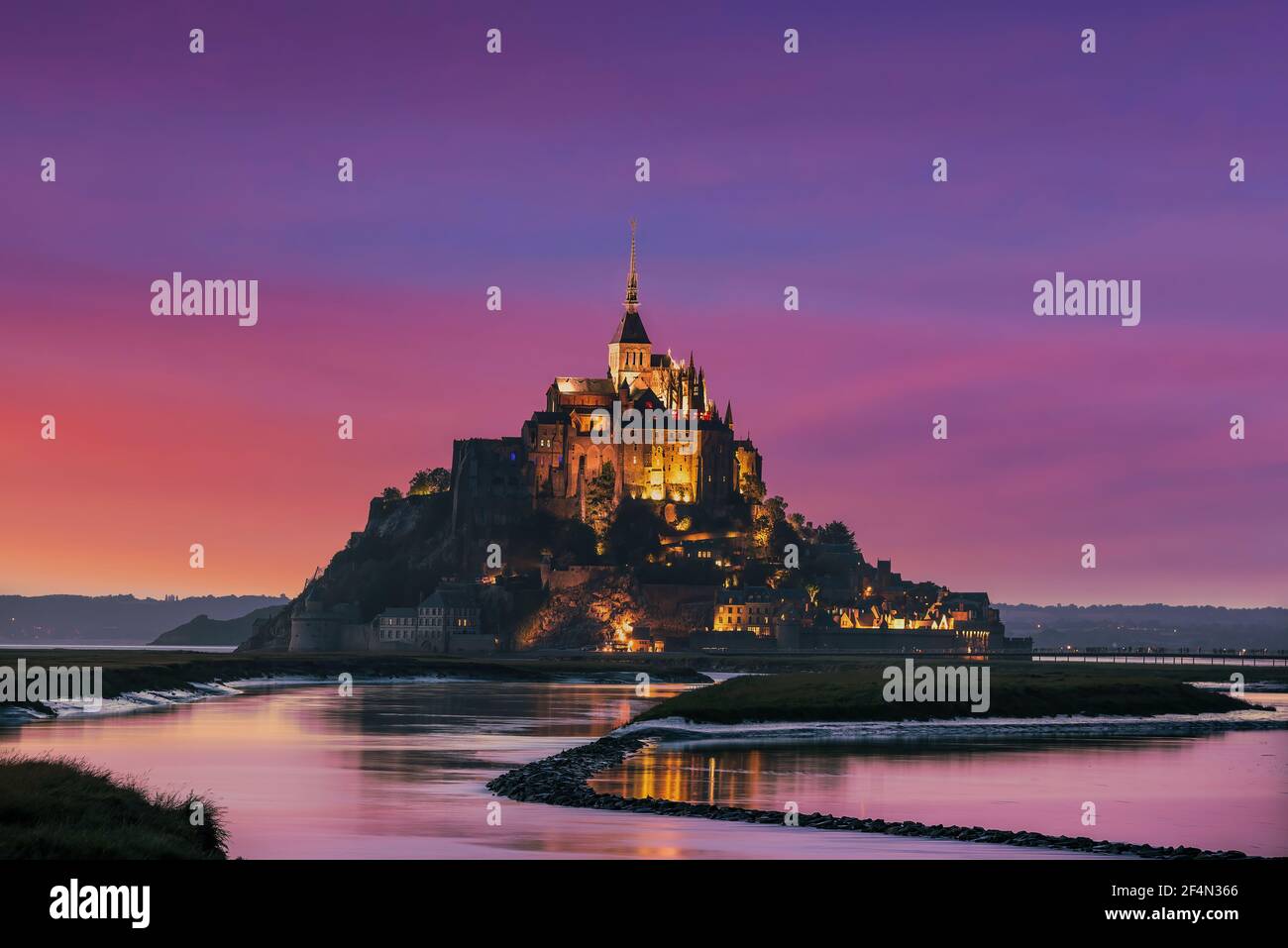 Mont saint michel twilight hi-res stock photography and images - Alamy