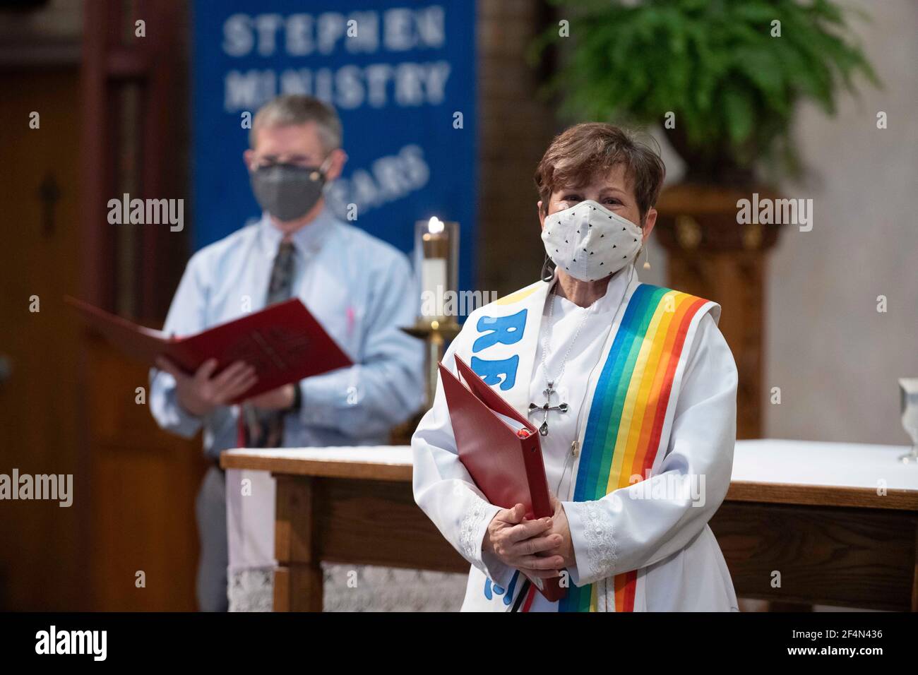 Female pastor hi-res stock photography and images - Alamy