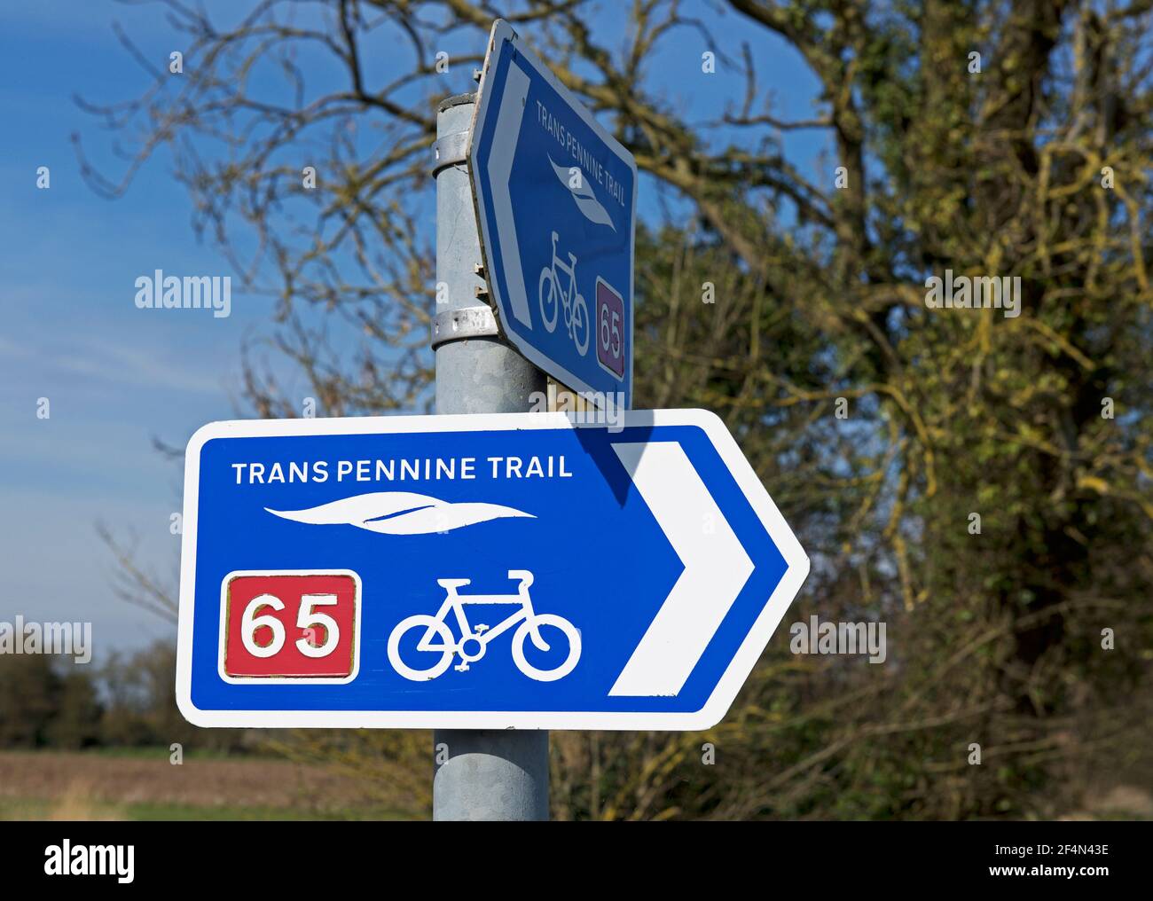 Sign for Trans Pennine Trail at Faxfleet, East Yorkshire, England UK ...