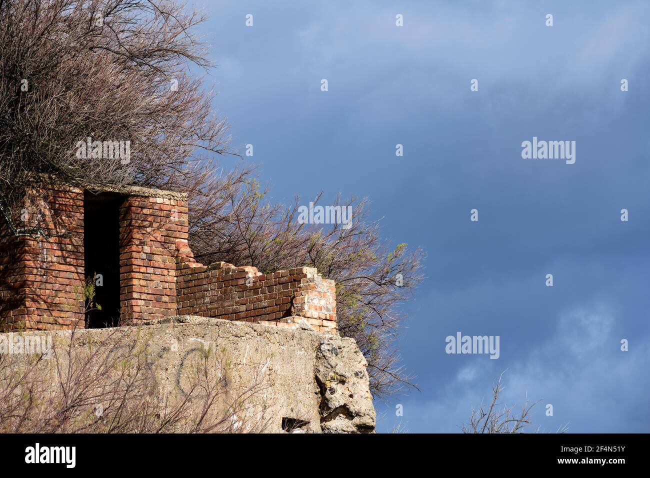 Ww2 lookout bunker hi-res stock photography and images - Alamy