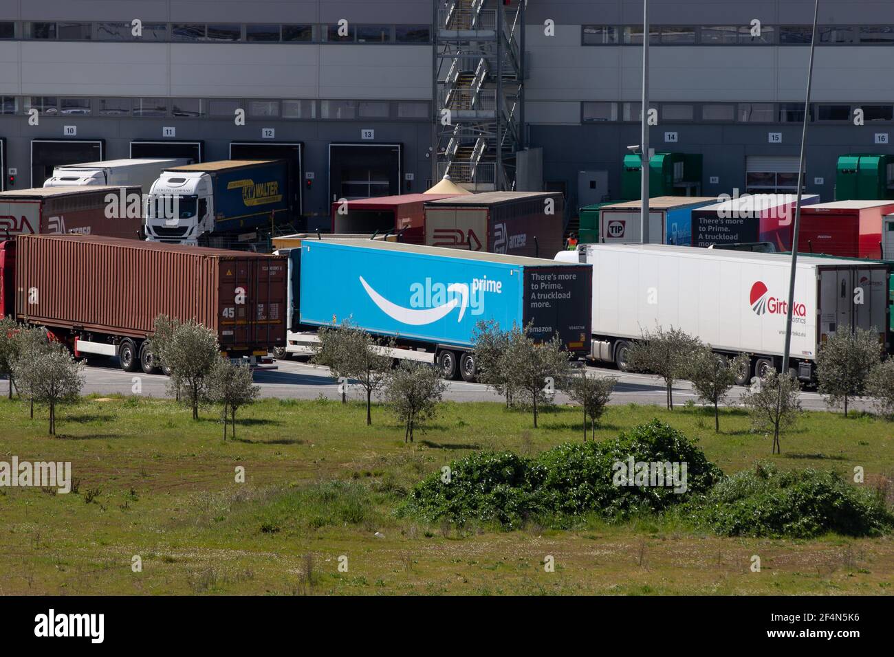 Roma, Italy. 22nd Mar, 2021. View of Amazon's FCO1 factory in Passo ...