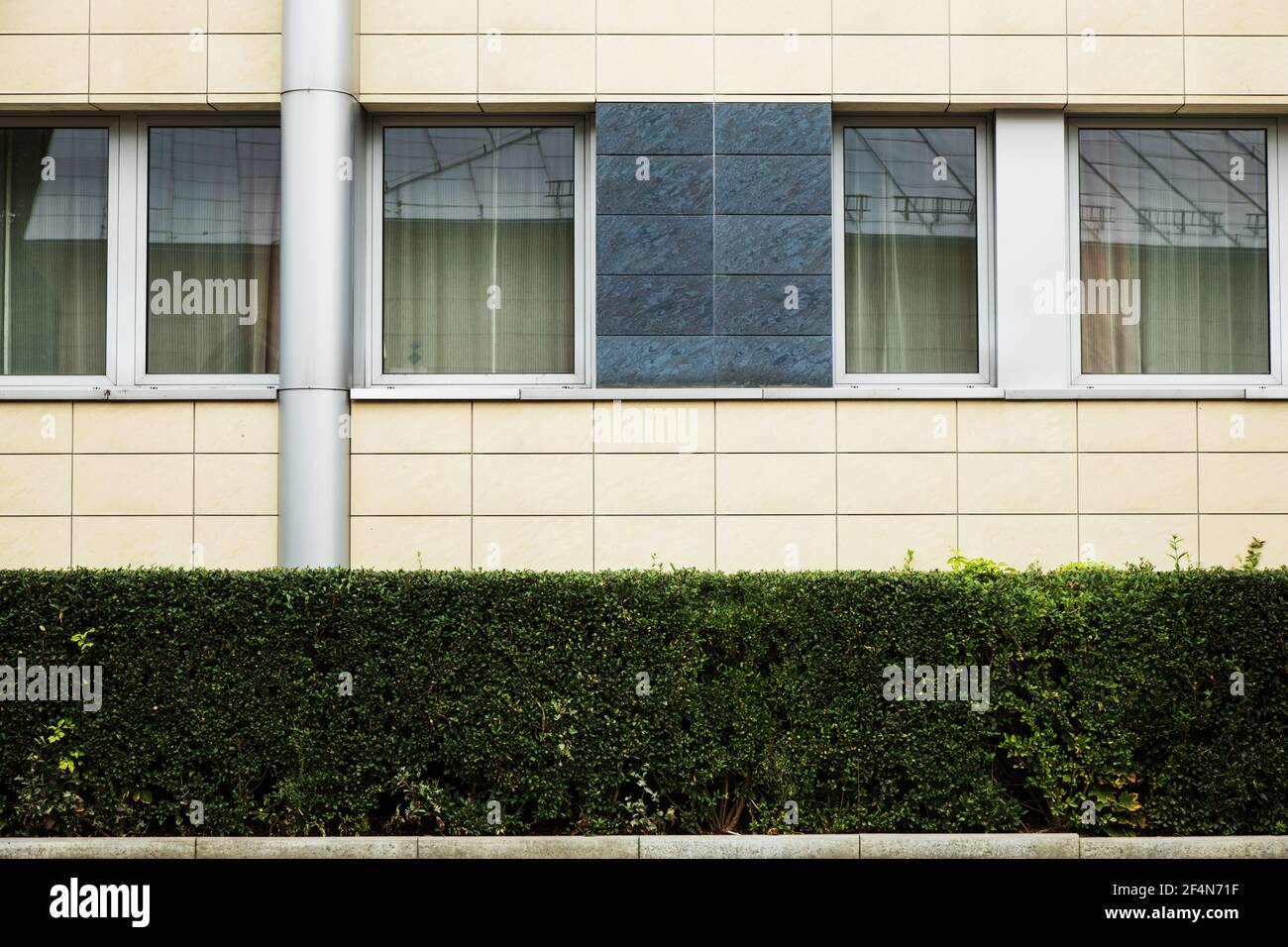 Big windows hi-res stock photography and images - Alamy