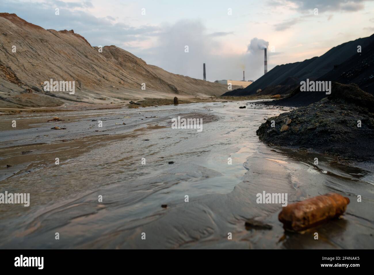 Toxic fumes hi-res stock photography and images - Alamy