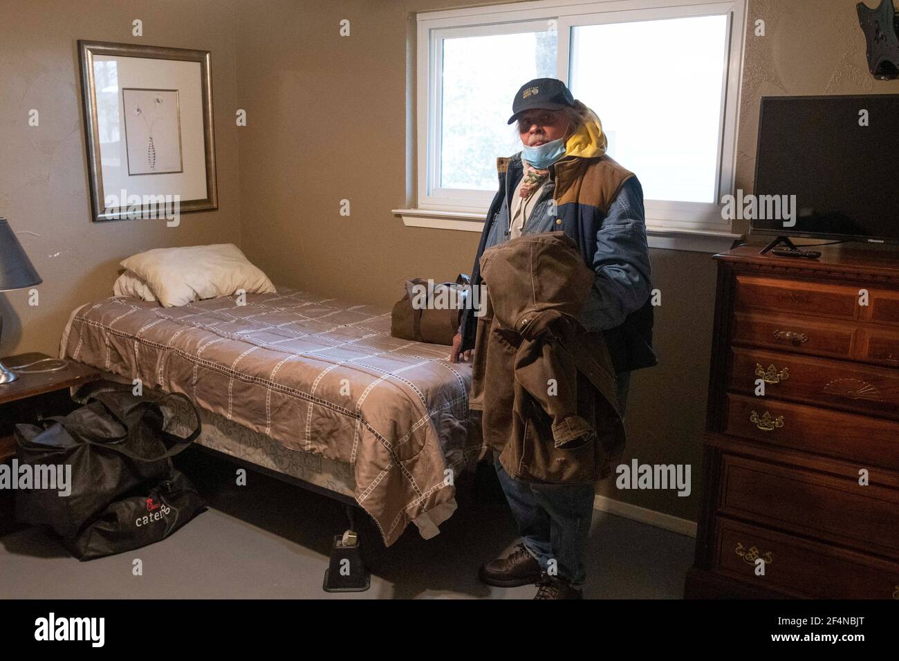 Homeless veteran hi-res stock photography and images - Alamy