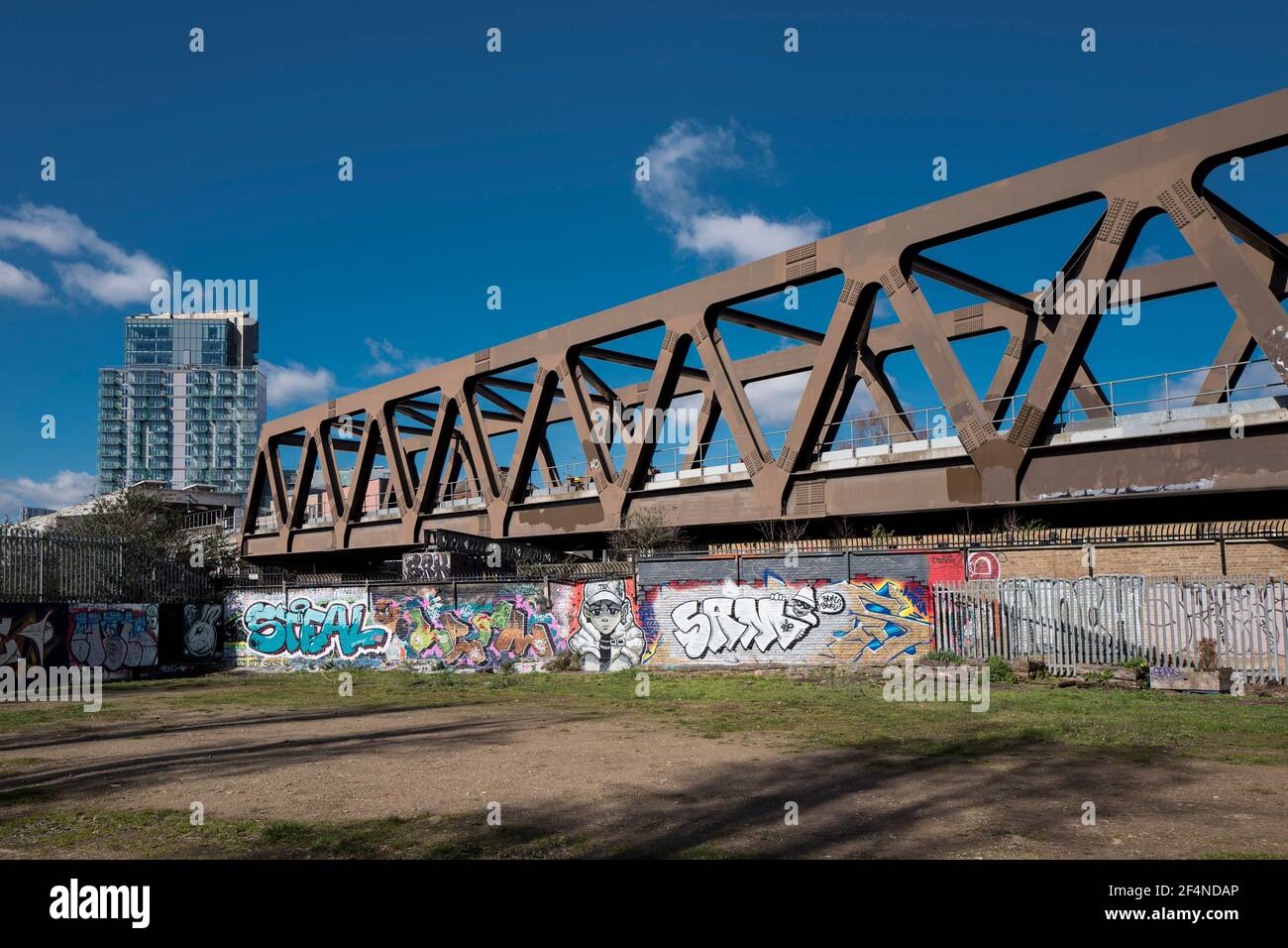 Iron Railway Bridge Shoreditch, off Brick lane, London Stock Photo - Alamy