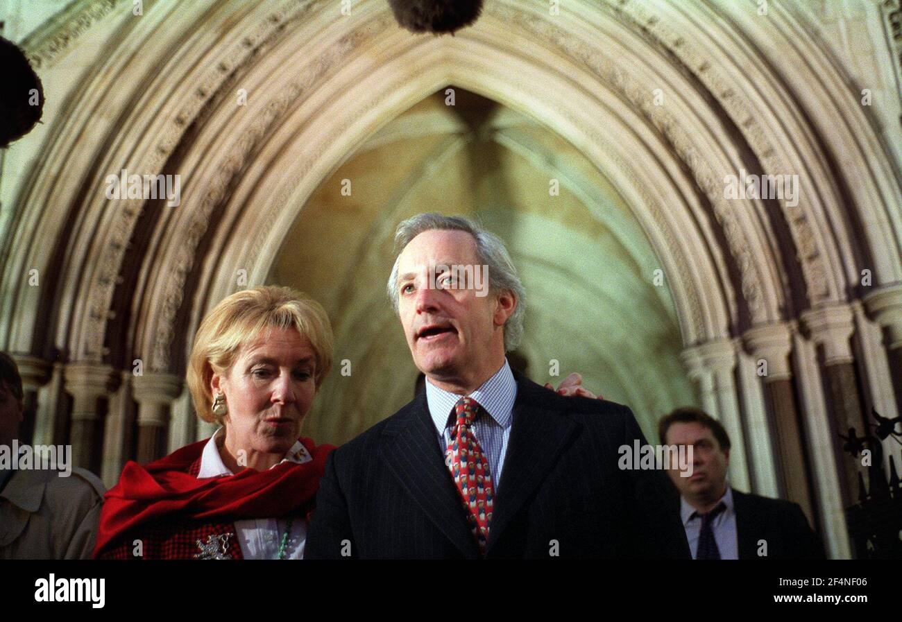 NEIL HAMILTON AND WIFE CHRISTINE HAMILTON, DEC 2000 OUTSIDE THE HIGH ...