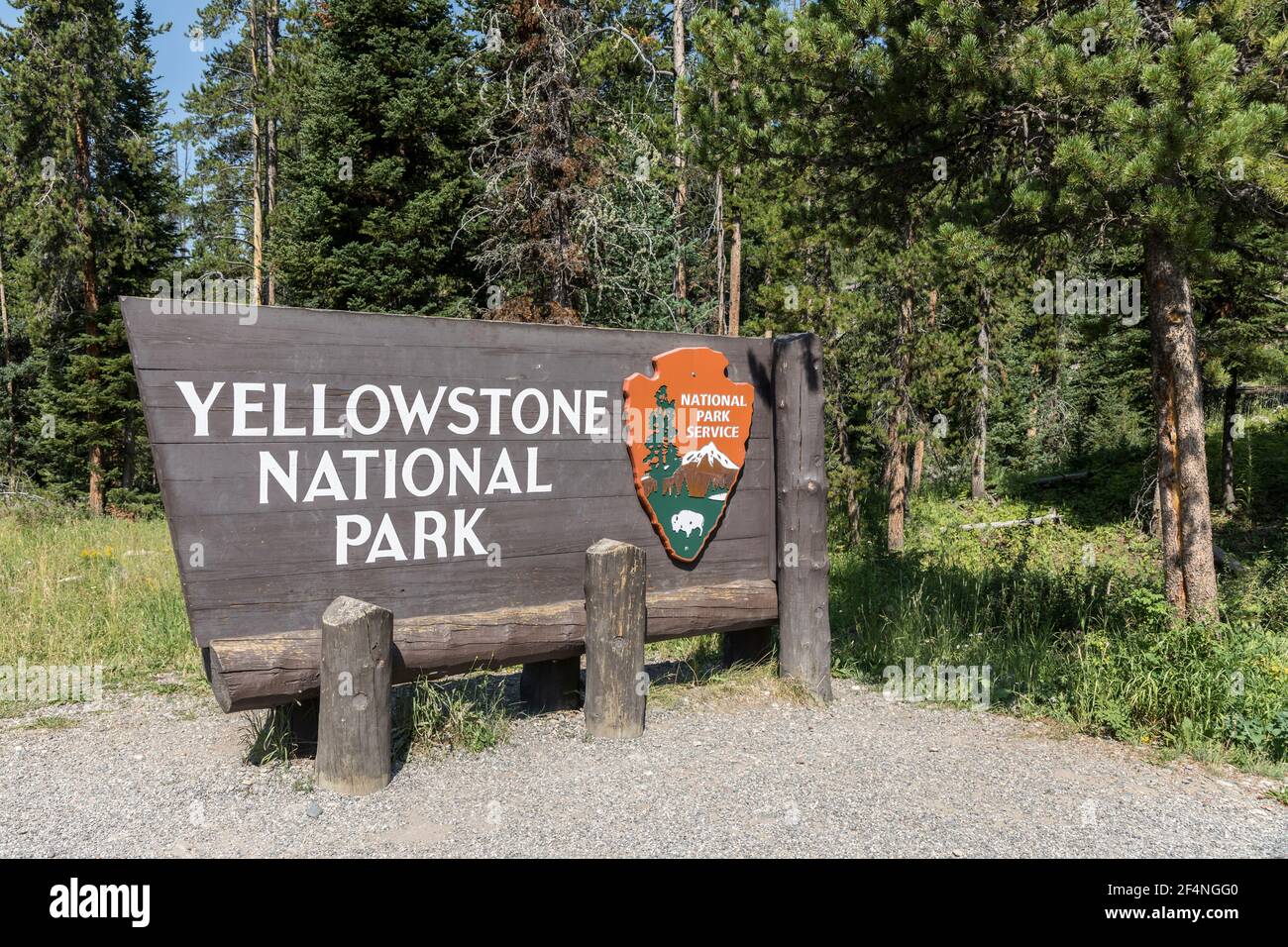 Yellowstone national park sign hi-res stock photography and images - Alamy