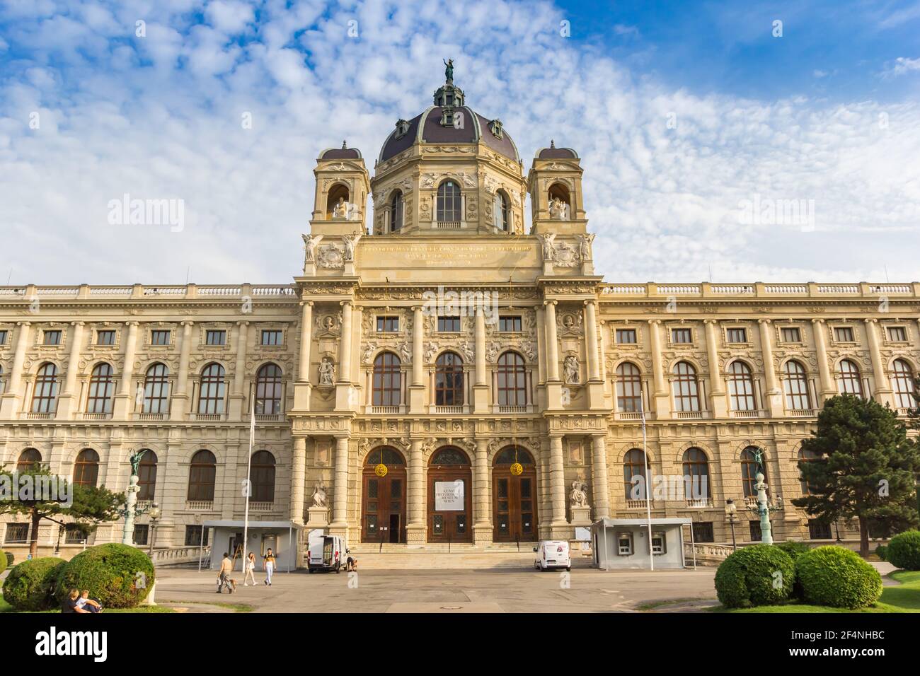 Front of the Art Museum in the historic center of Vienna, Austria Stock ...