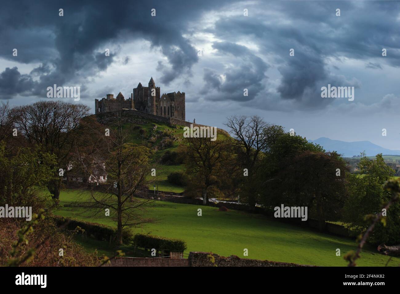 Scenic shot of the famous historic Rock of Cashel castle and its ...