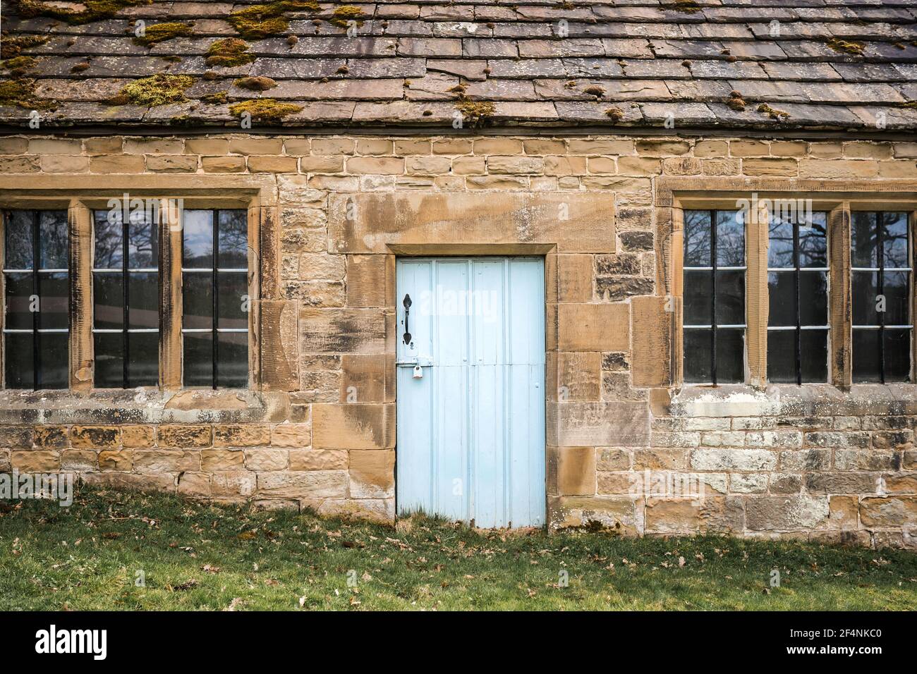 Lead glass windows hi-res stock photography and images - Alamy