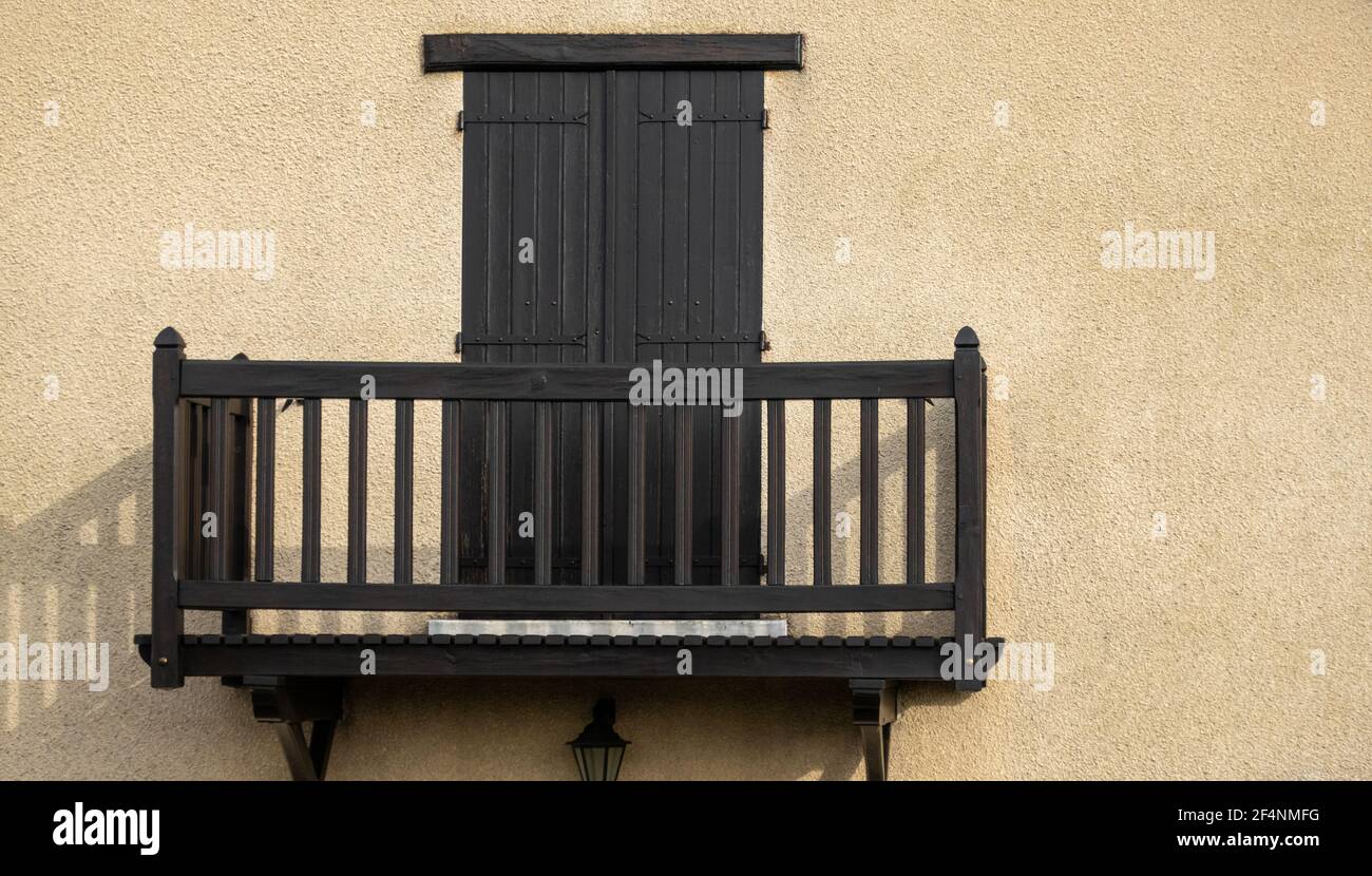 Behind the railing hi-res stock photography and images - Alamy