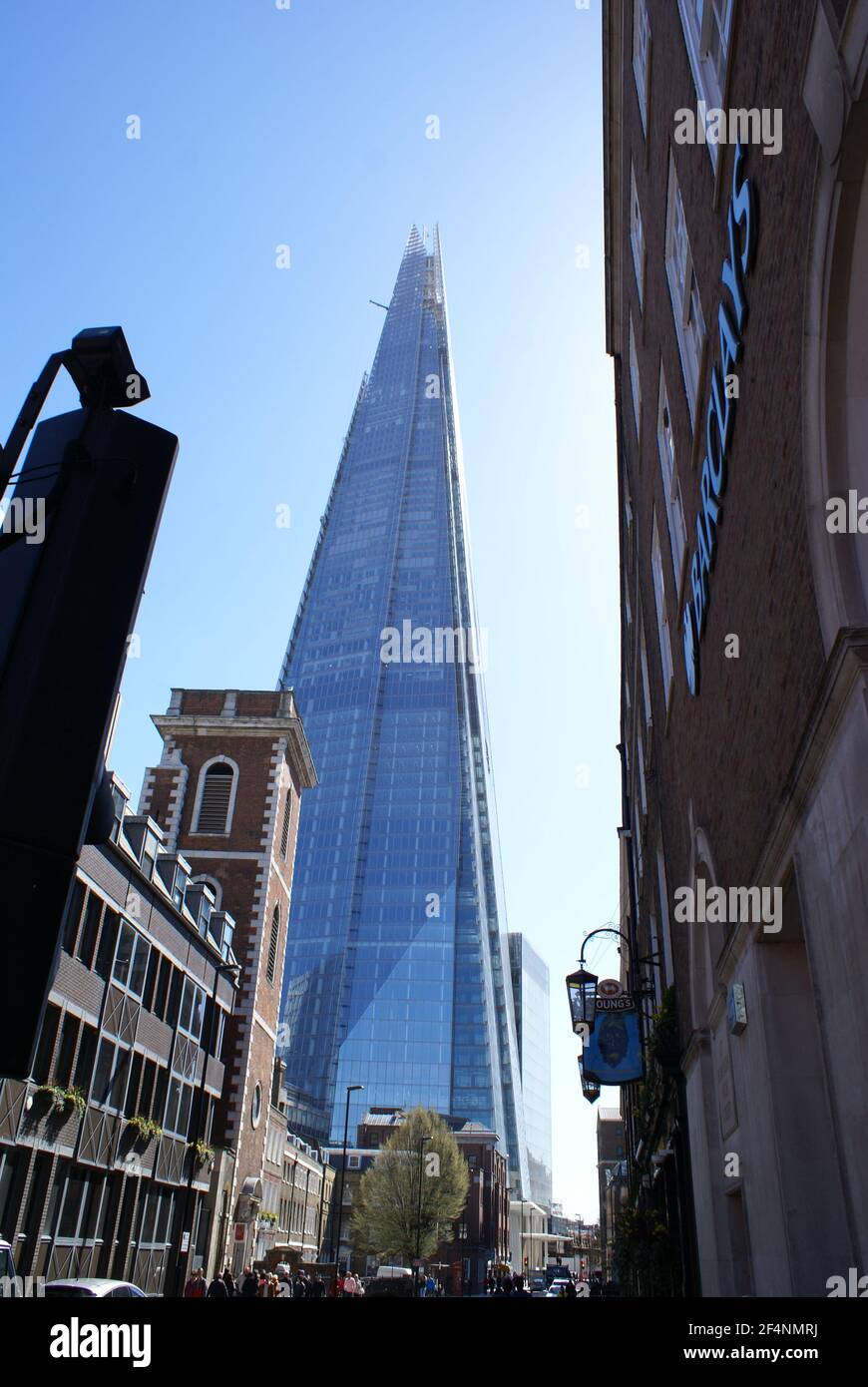 London, UK: the glass skyscraper known as the Shard, by Italian ...
