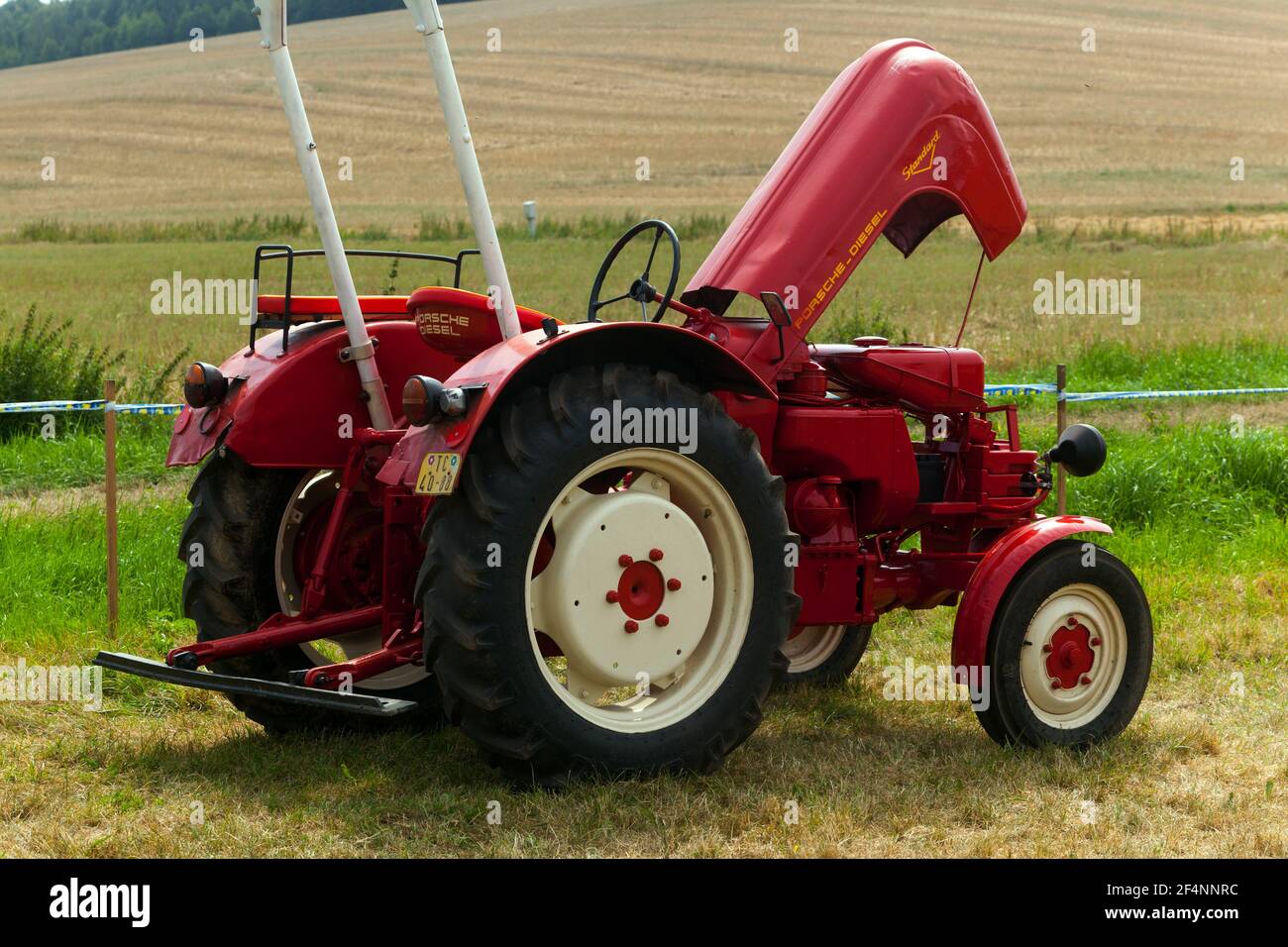 Standard Tractor Logo