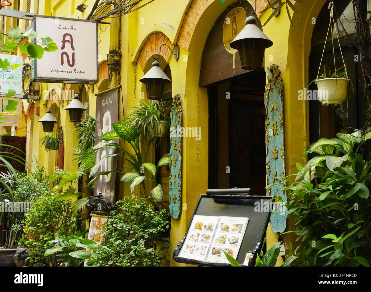 Quan An restaurant in Ho Chi Minh City, Saigon, Vietnam Stock Photo - Alamy