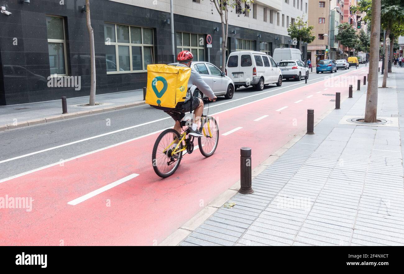 Glovo bike hi-res stock photography and images - Alamy