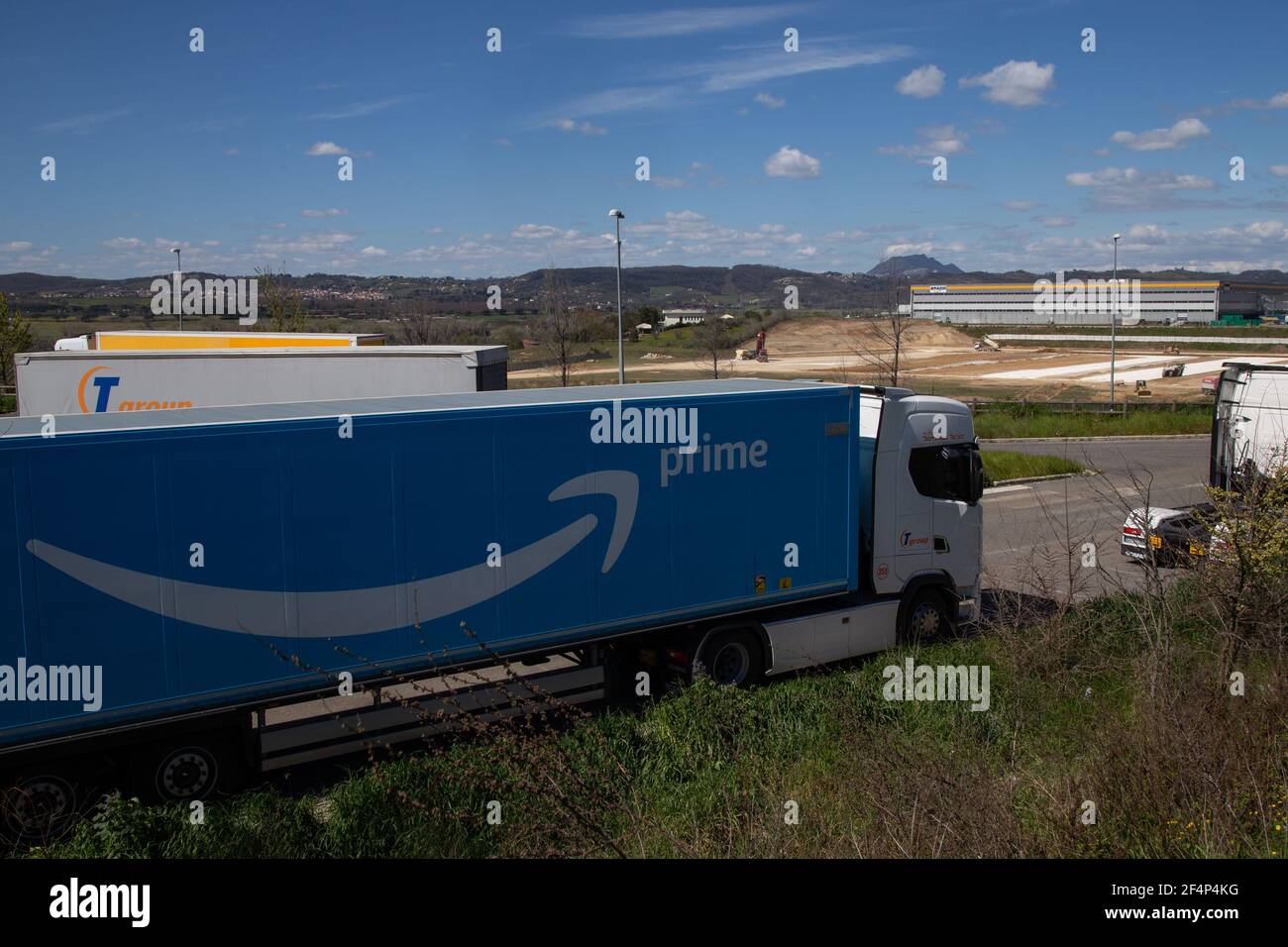 Amazon truck 2021 hi-res stock photography and images - Alamy