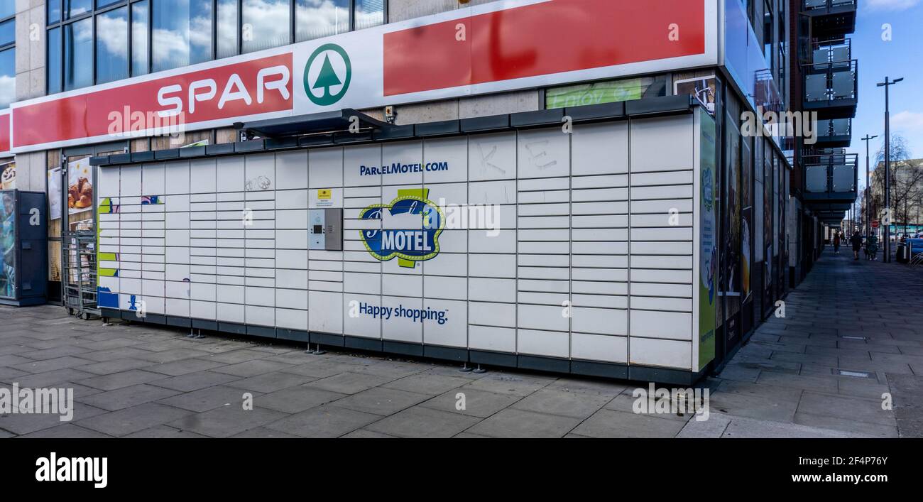 Parcel locker hi-res stock photography and images - Alamy