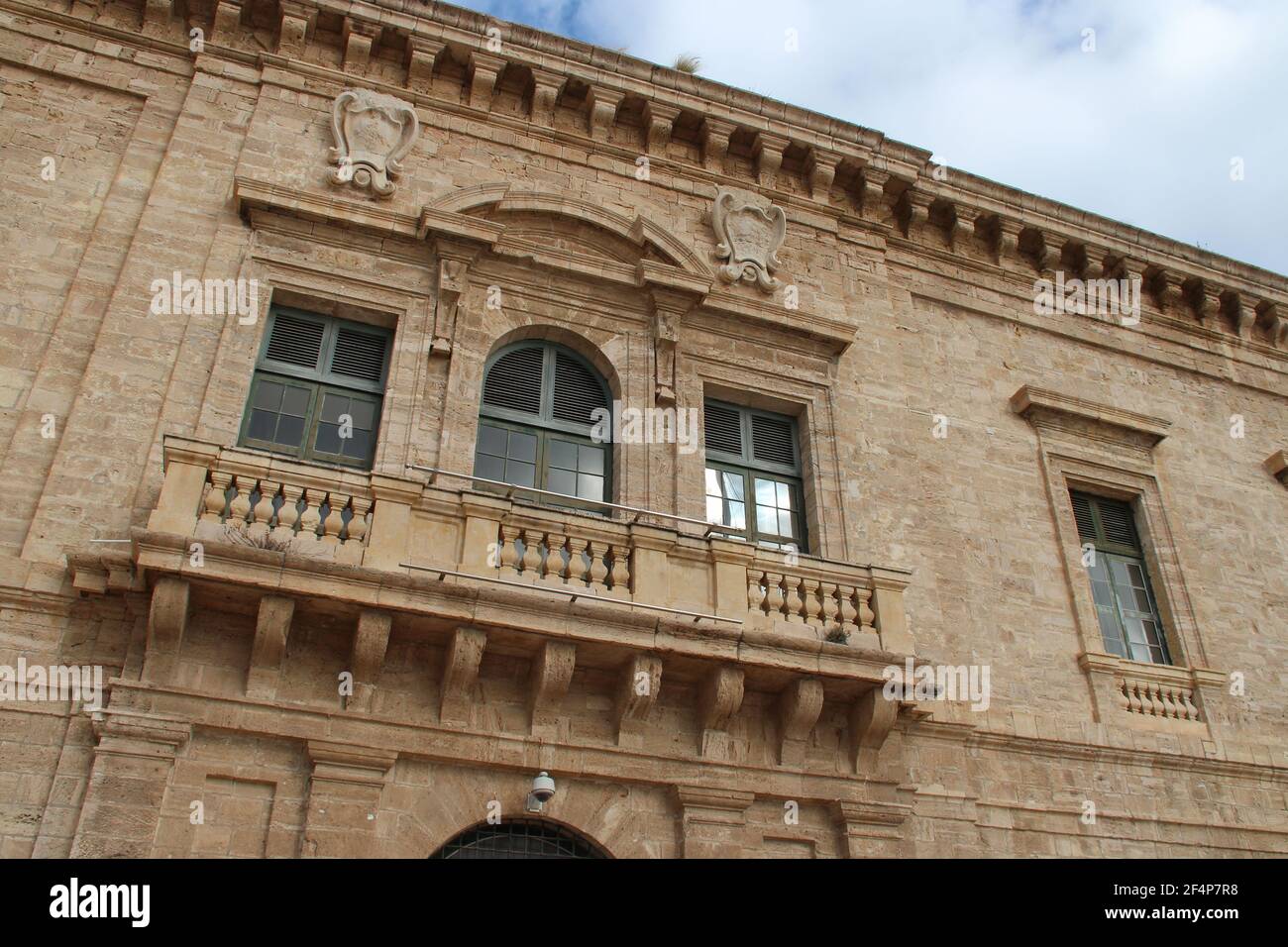 ancient stone building in vittoriosa in malta Stock Photo - Alamy