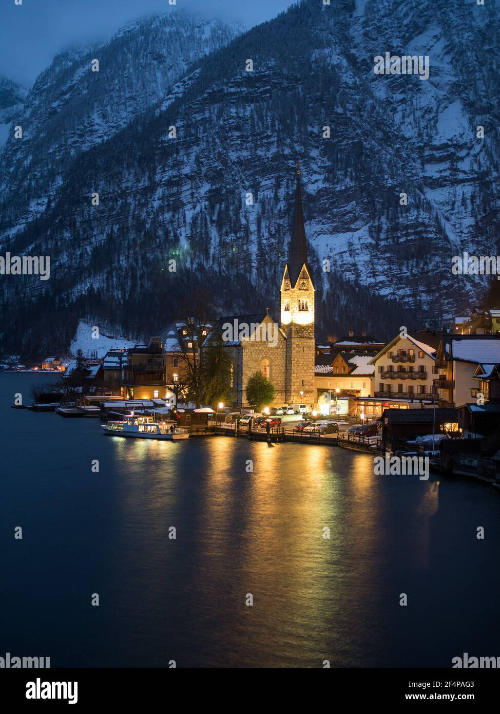 Hallstatt austria winter hi-res stock photography and images - Alamy
