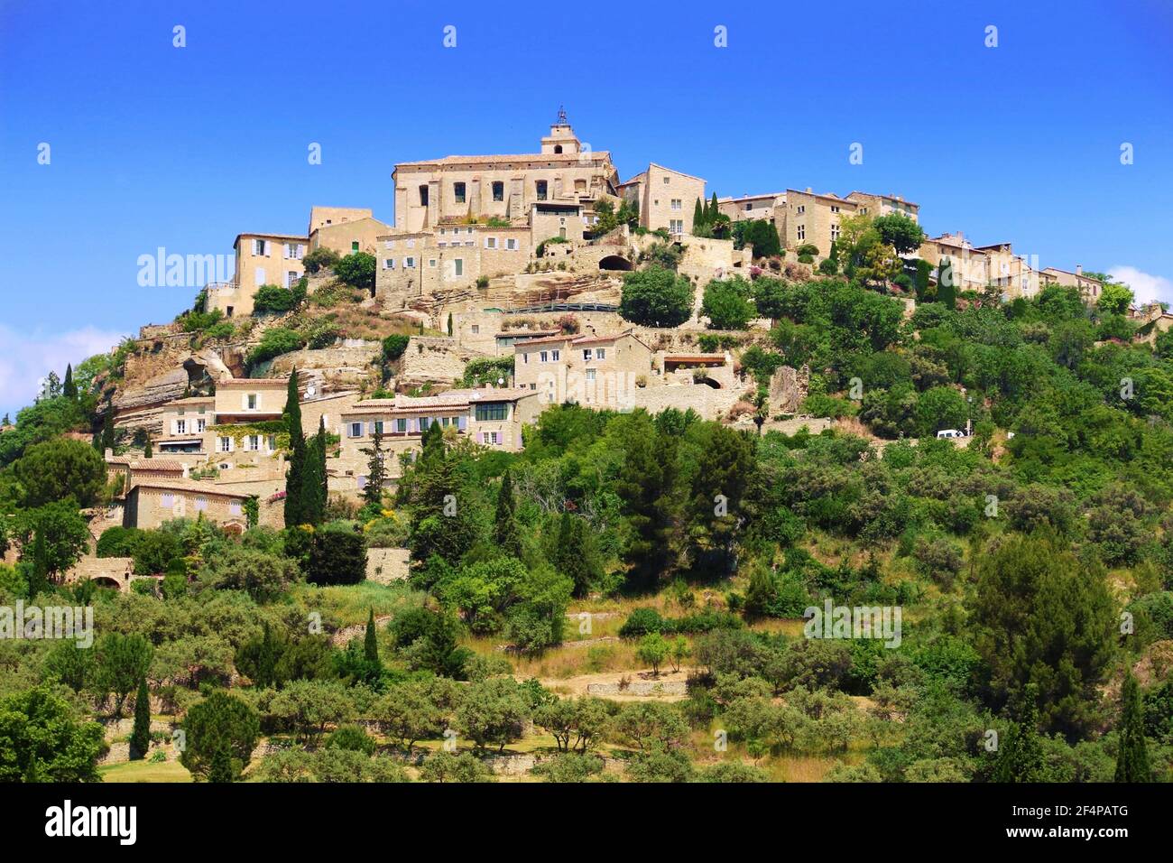 The village of Gordes on its rocky escarpment Stock Photo - Alamy