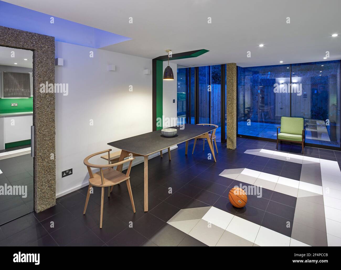 The modern architect sean griffith hi-res stock photography and images ...