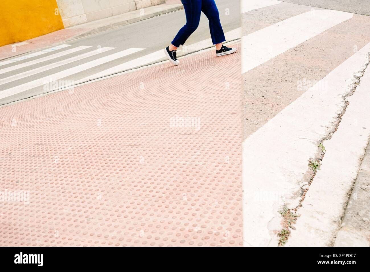 Stepping mirror hi-res stock photography and images - Alamy
