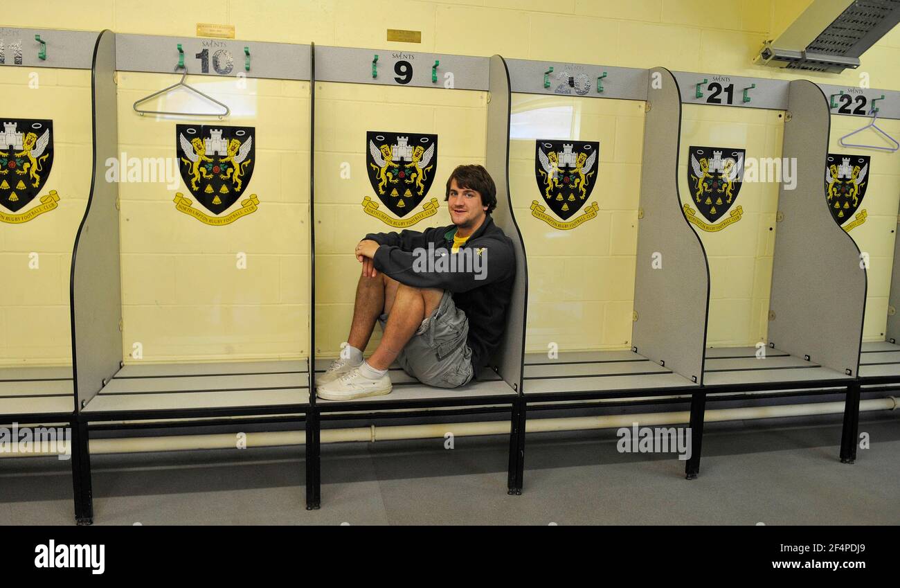 LEE DICKSON SCRUM-HALF NORTHAMPTON RFC IN THE DRESSING ROOM AT FRANKLIN ...