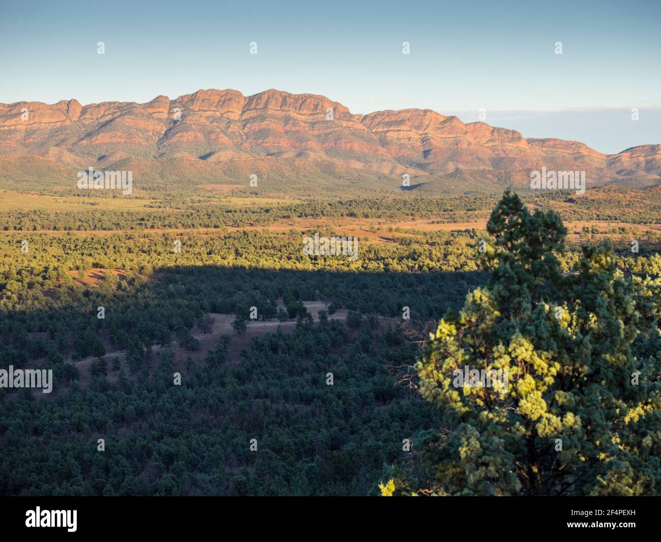Australia outback sunrise elder range hi-res stock photography and ...