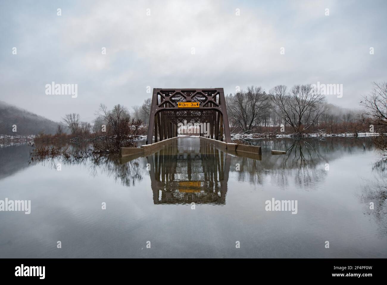 Flooded bridge hi-res stock photography and images - Alamy