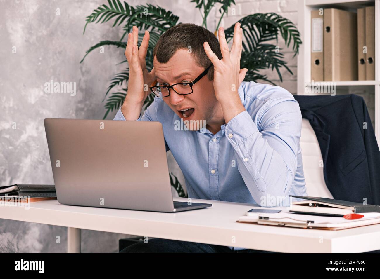 Computer screen screaming hi-res stock photography and images - Alamy