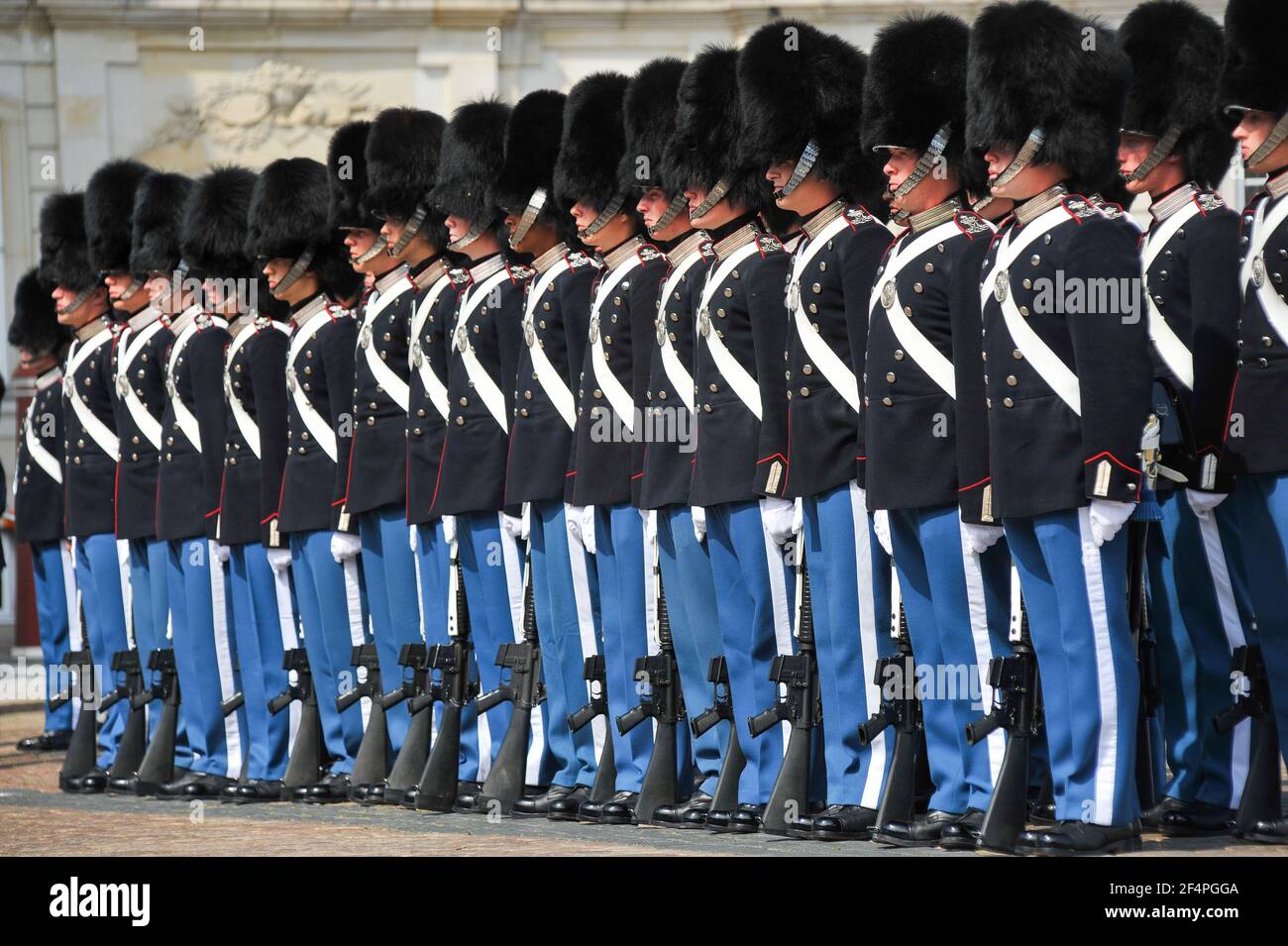 Royal Life Guard (Den Kongelige Livgarde) King's Watch in Amalienborg ...