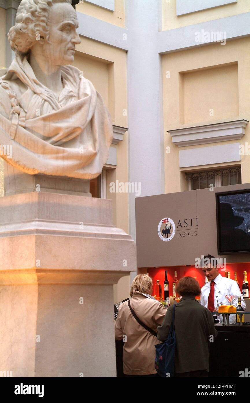 Douja hi-res stock photography and images - Alamy