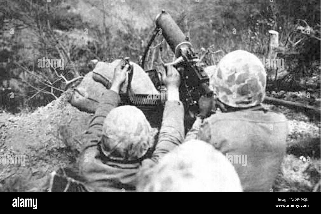 Machine gun team hi-res stock photography and images - Alamy