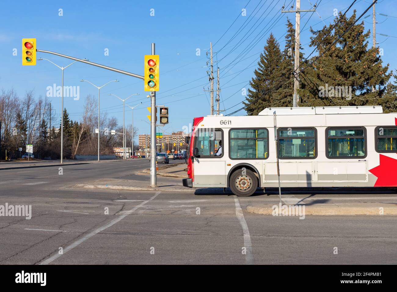 Canada bus stop hi-res stock photography and images - Alamy