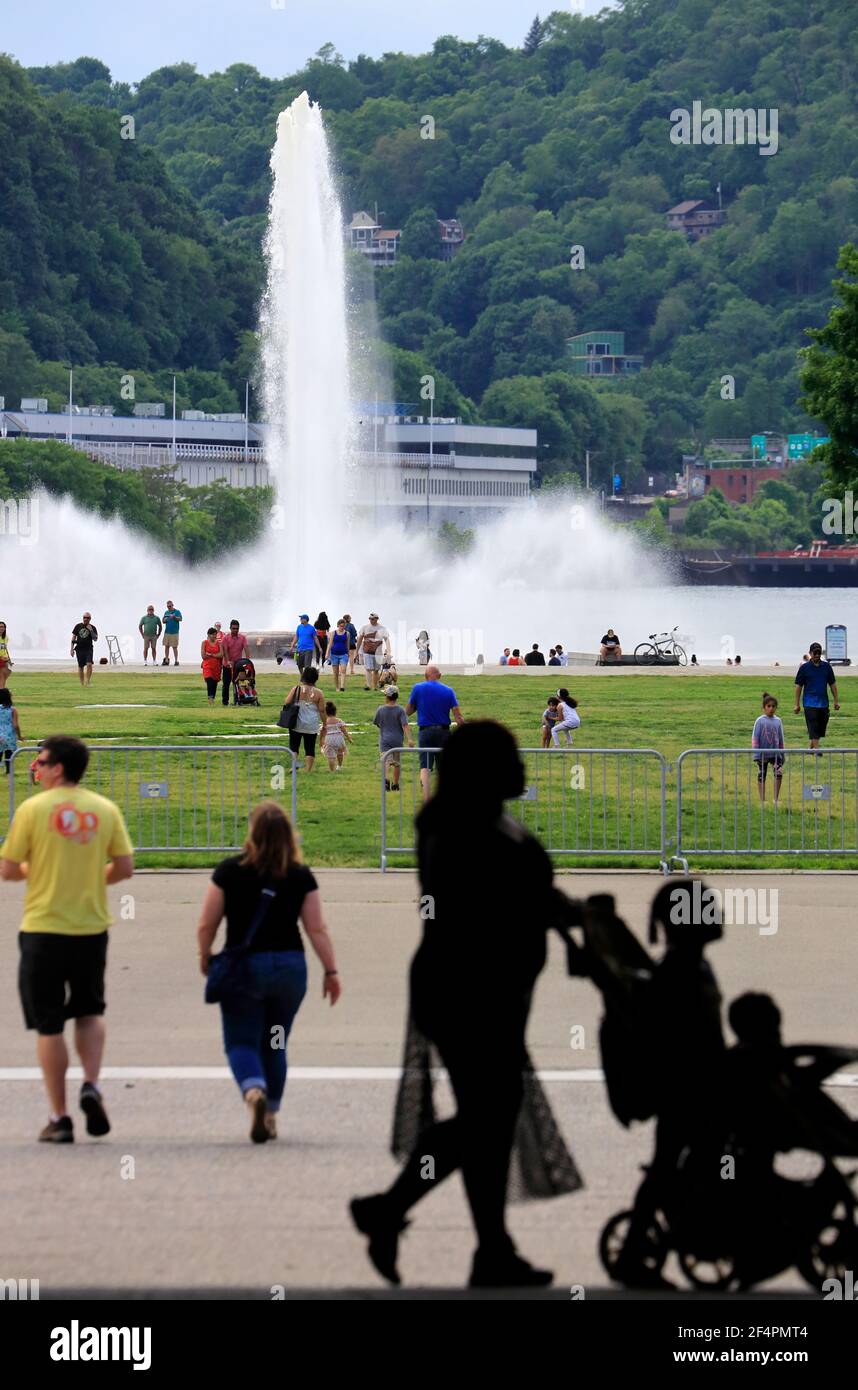 Point State Park Fountain in Point State Park in Downtown Pittsburgh ...