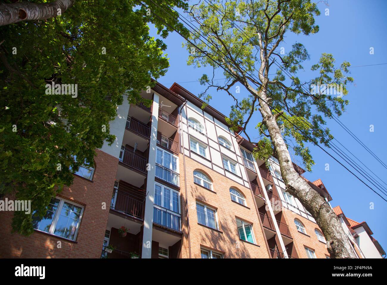 Apartment building side view hi-res stock photography and images - Alamy