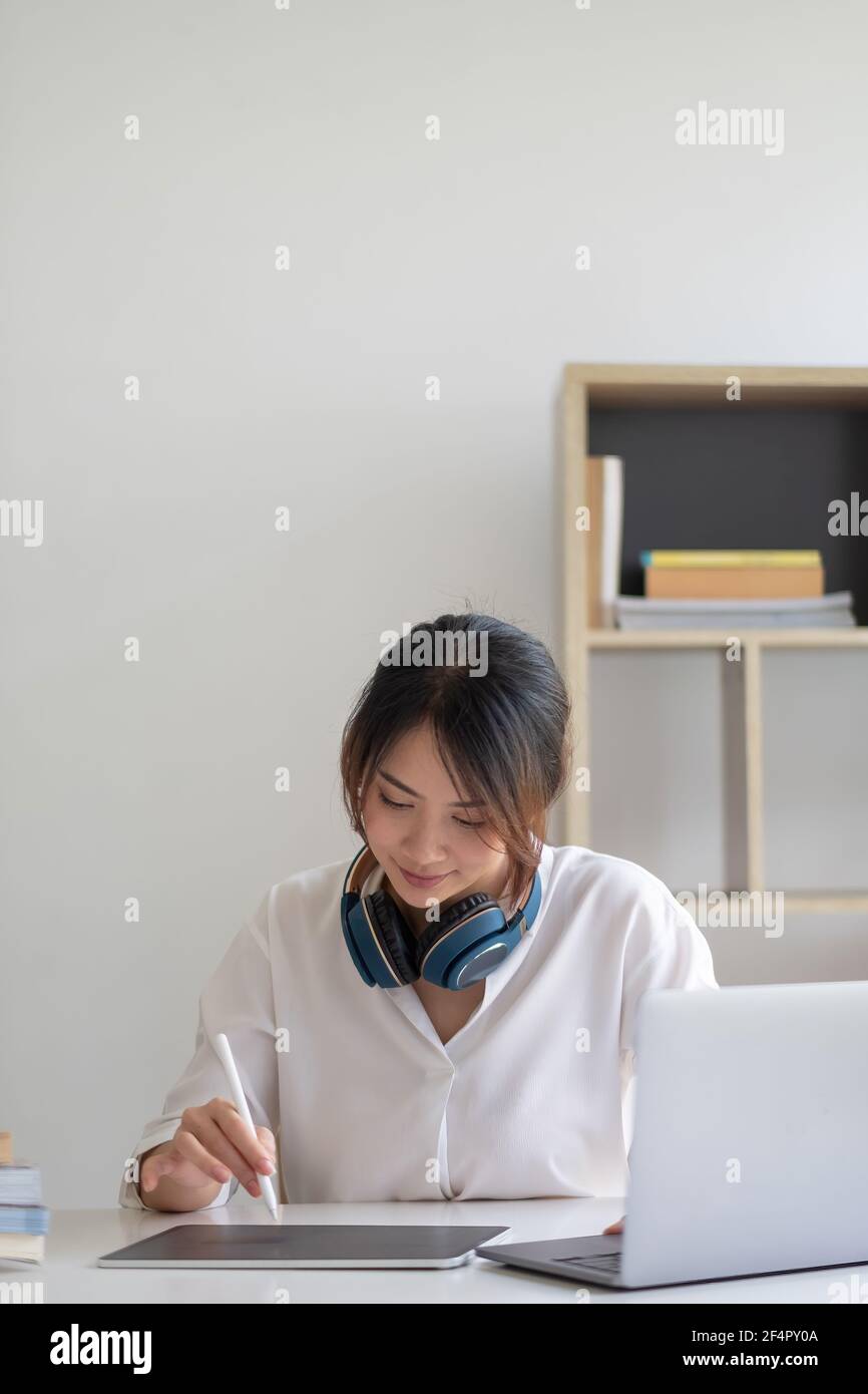 Student occupation hi-res stock photography and images - Alamy