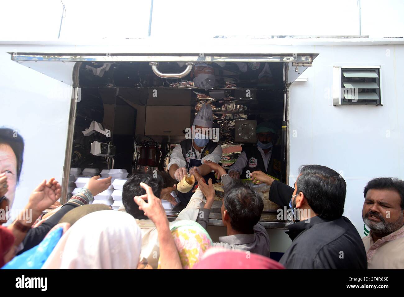 Poor pakistani people hi-res stock photography and images - Alamy