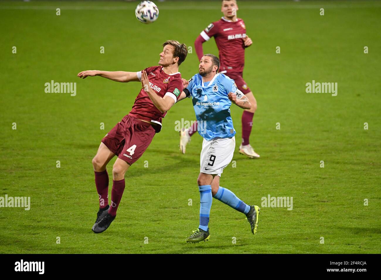 Muenchen GRUENWALDER STADION. 22nd Mar, 2021. Tim KNIPPING (Dresden ...