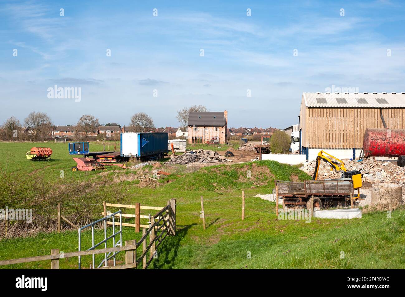 Untidy farm hi-res stock photography and images - Alamy