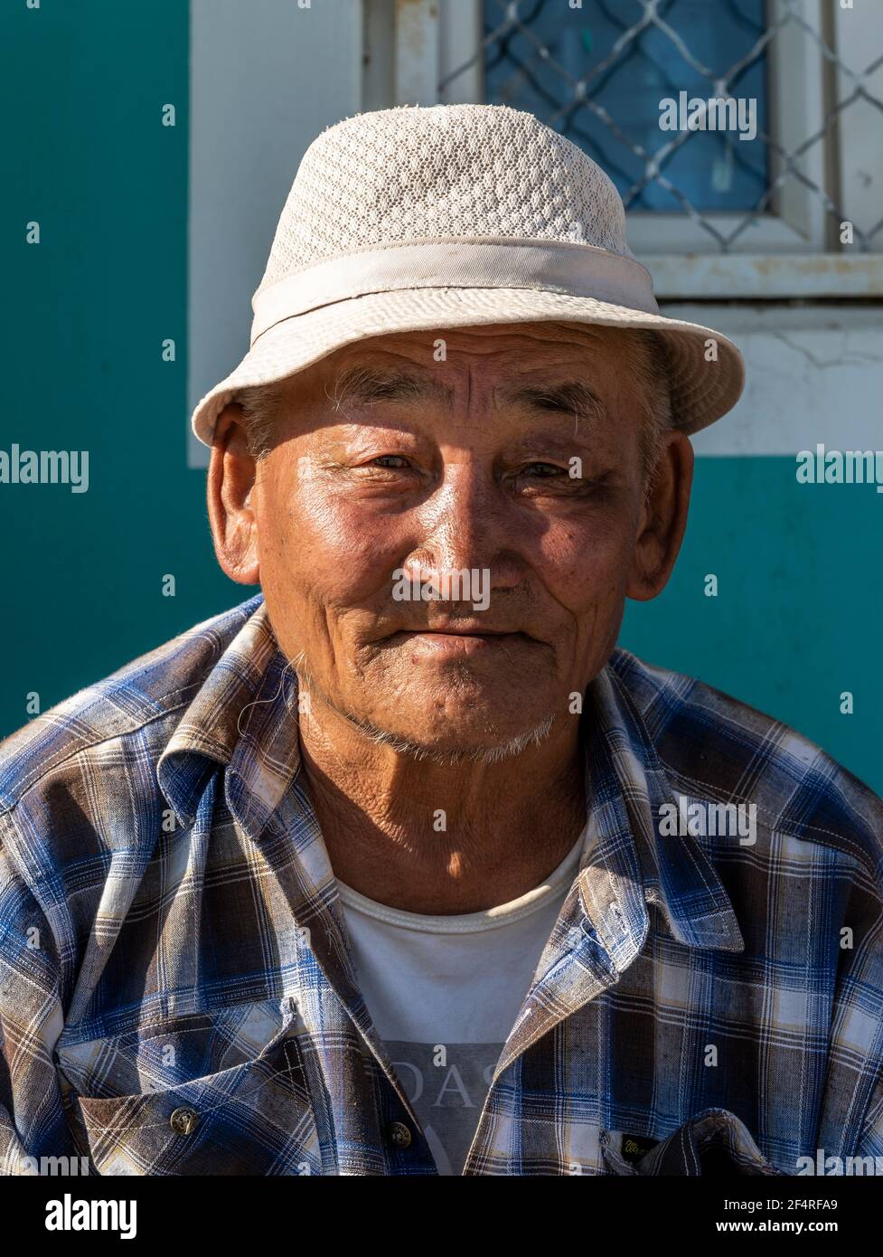 Mongolian old man hi-res stock photography and images - Alamy