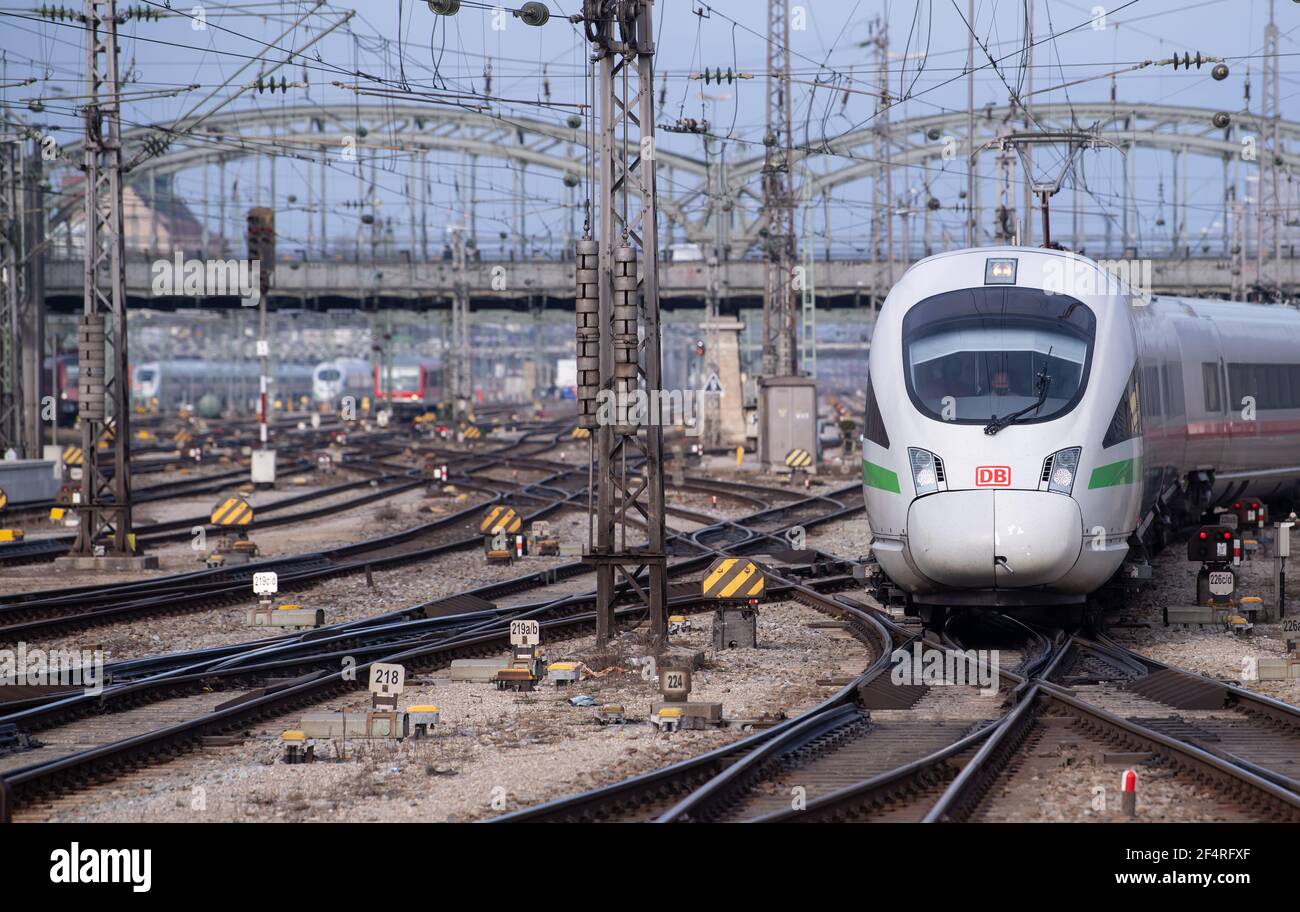 Number 19 ice hi-res stock photography and images - Alamy