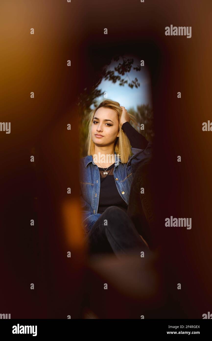 Female behind fabric hi-res stock photography and images - Alamy