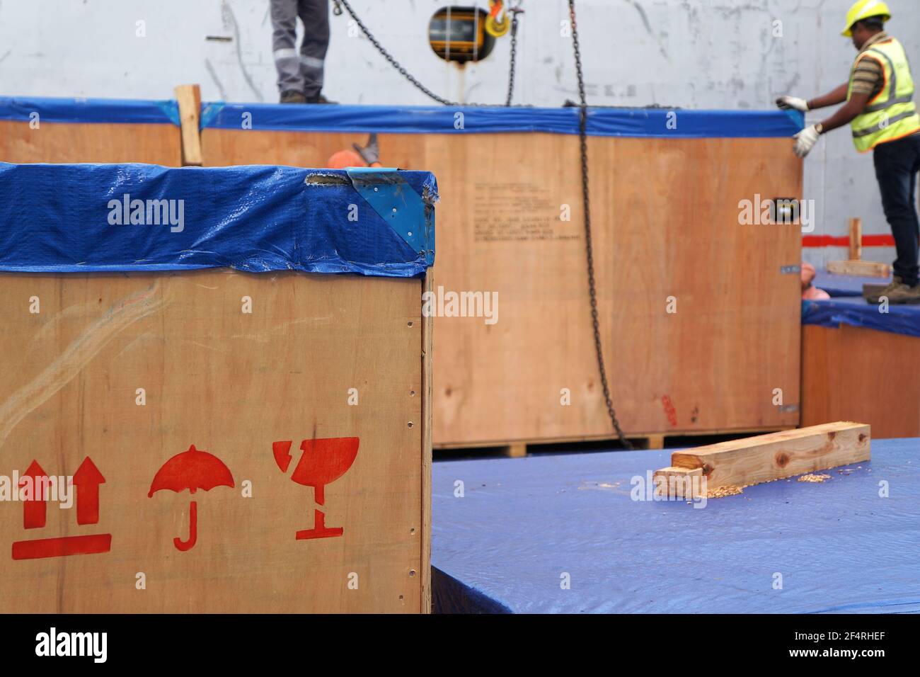 Worker unloading boxes hi-res stock photography and images - Alamy