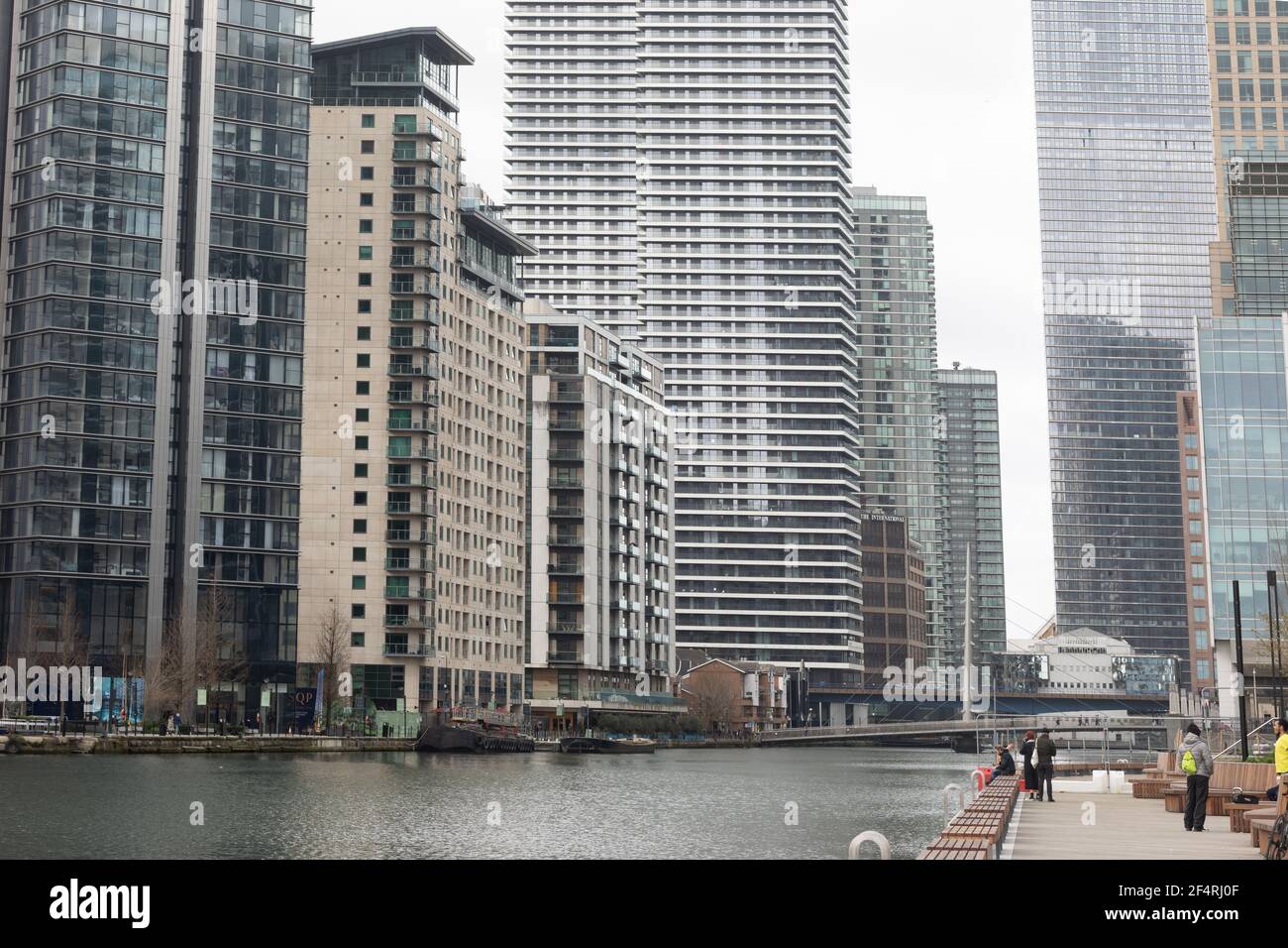 Canary wharf towers logos hi-res stock photography and images - Alamy