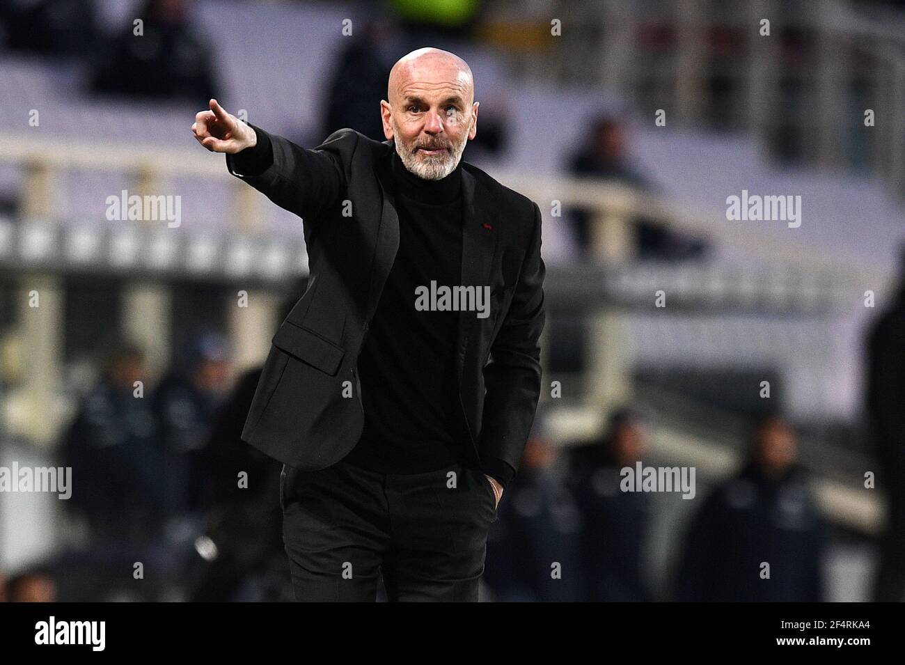 Stefano Pioli coach of AC Milan gestures during ACF Fiorentina vs AC ...