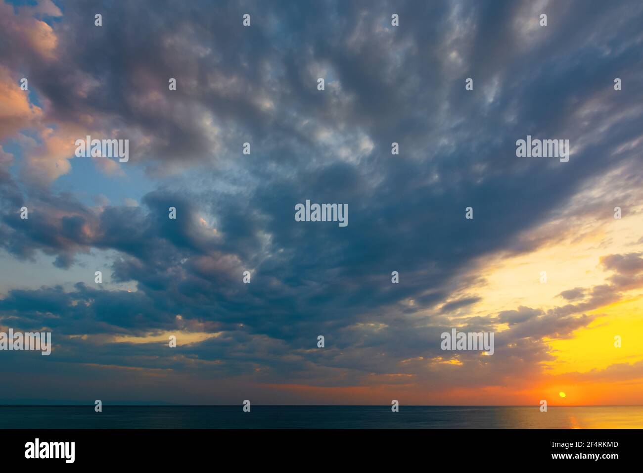 Dynamic sunrise sky hi-res stock photography and images - Alamy