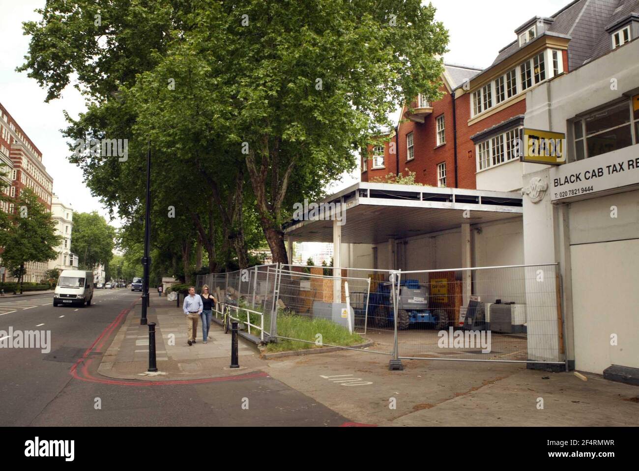 Closed Petrol Stations... Grosvenor Road, Pimlico. pic David Sandison ...